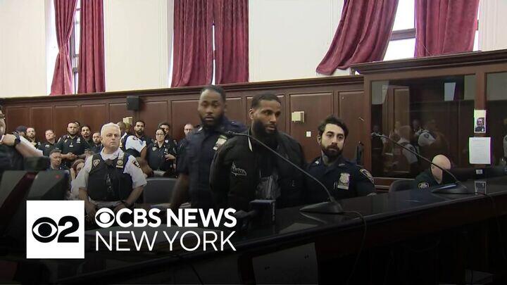 Man accused in violent attack on court officers inside Manhattan ...