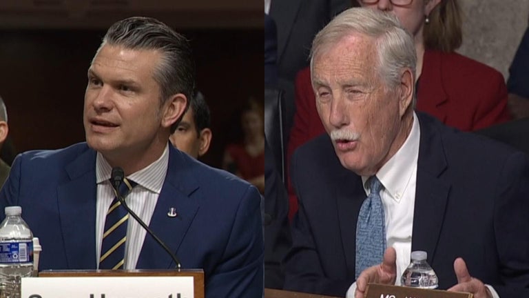 Robert E. Lee portrait back up in West Point's library - CBS News