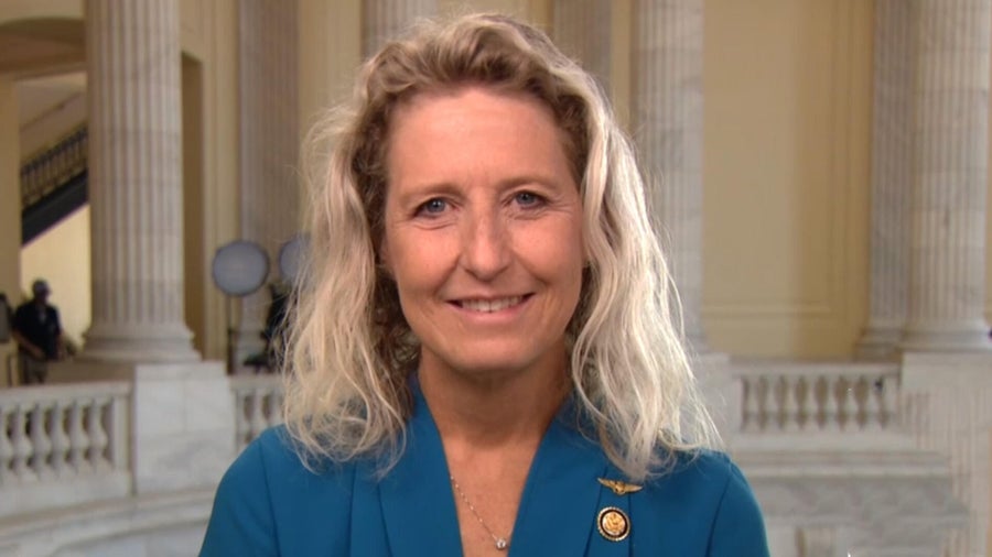 Trump signs executive order calling for foreign tourists to pay higher ...