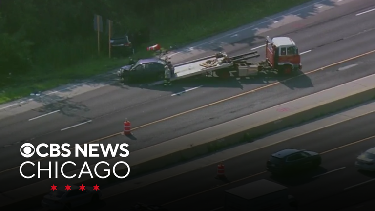Fatal 3-car crash shuts down traffic on southbound I-94 near Dundee Road in Northbrook, Illinois ...