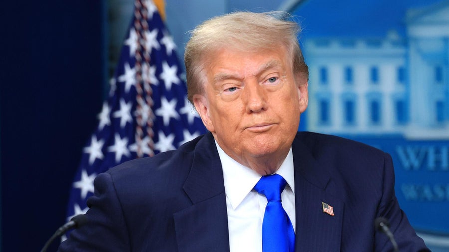 Federal judge pauses Trump's birthright citizenship order in class action suit - CBS News