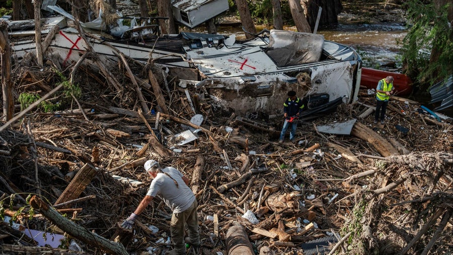 Before-and-after images show RVs swept away, homes destroyed by Texas floods - CBS News