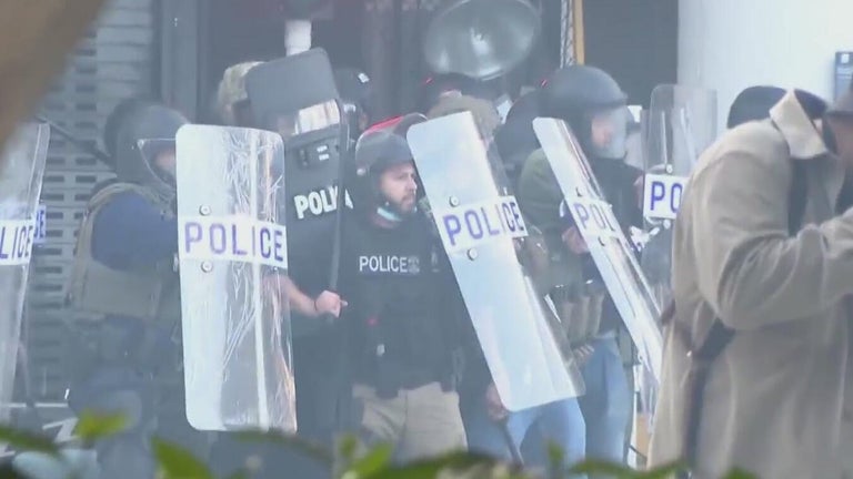 Gov. Greg Abbott signs 2 new bills to strengthen border security and ...