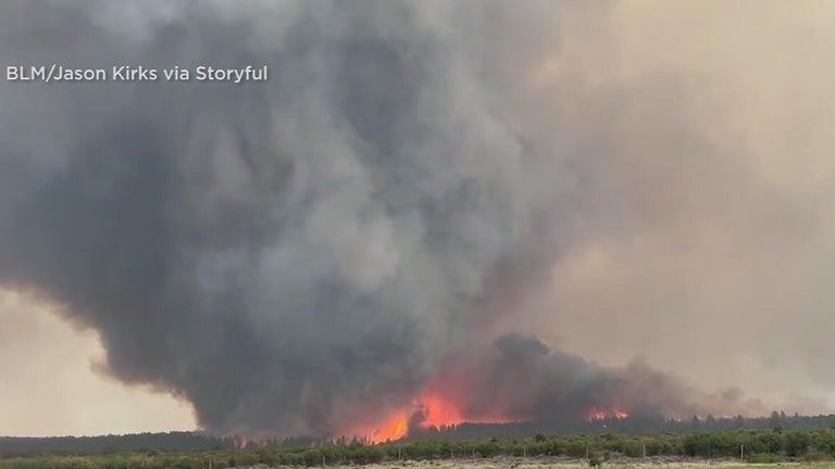 Deer Creek Fire over 14,000 acres, has damaged 13 structures; expected ...