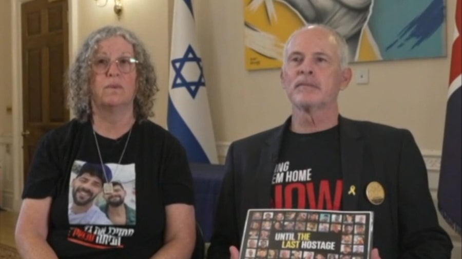 Freed Israeli-American hostage Keith Siegel calls for new Israel-Hamas ...