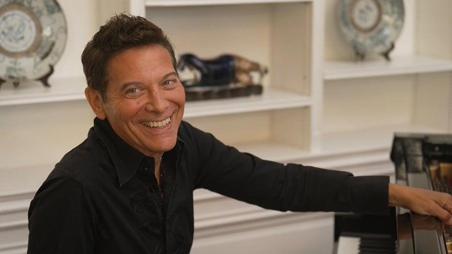 Michael Feinstein on passing his love of great songs to the next generation - CBS News
