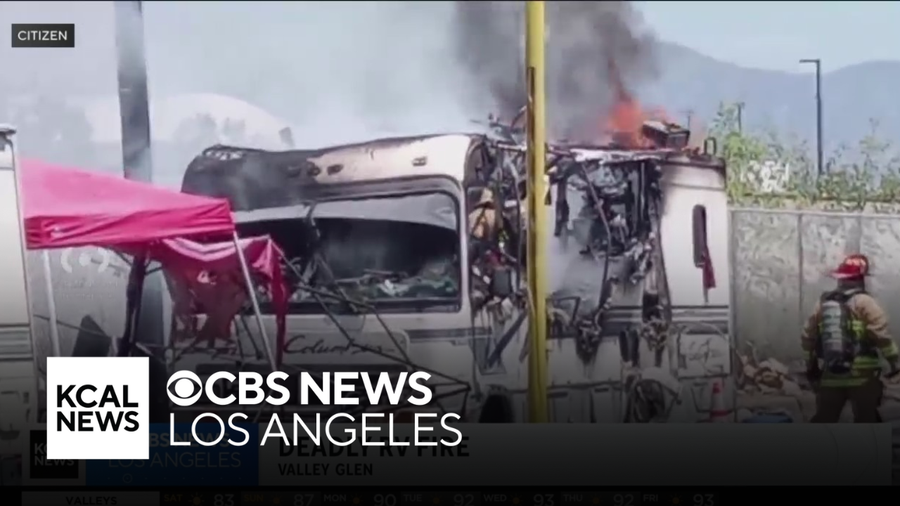 One dead after fire engulfs RV in Valley Glen - CBS Los Angeles