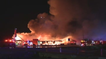 Massive fire engulfs at least 3 homes on Miccosukee Reservation in ...