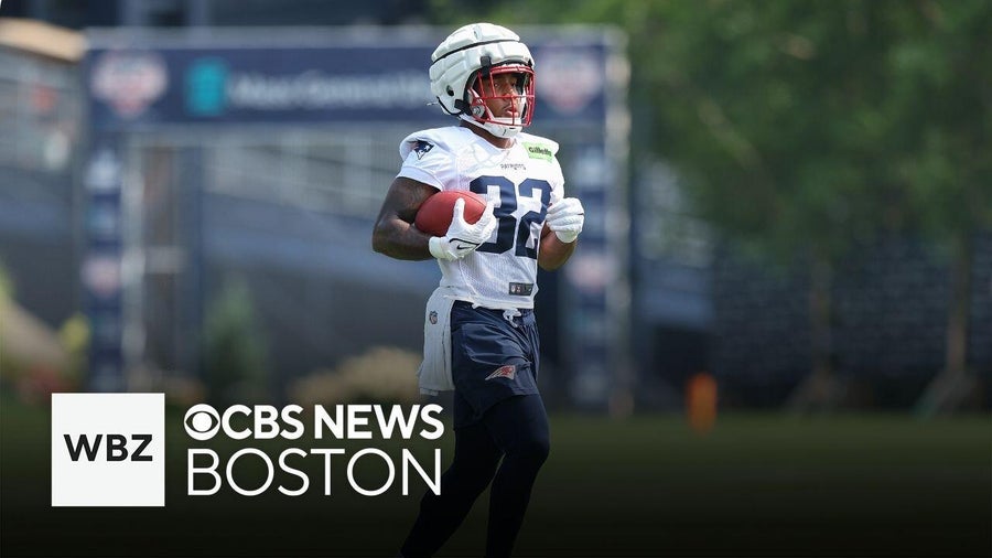 Christian Gonzalez suffers apparent leg injury in Patriots first padded ...