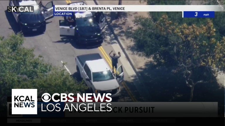 Stolen vehicle pursuit suspect detained by police in Venice - CBS Los Angeles