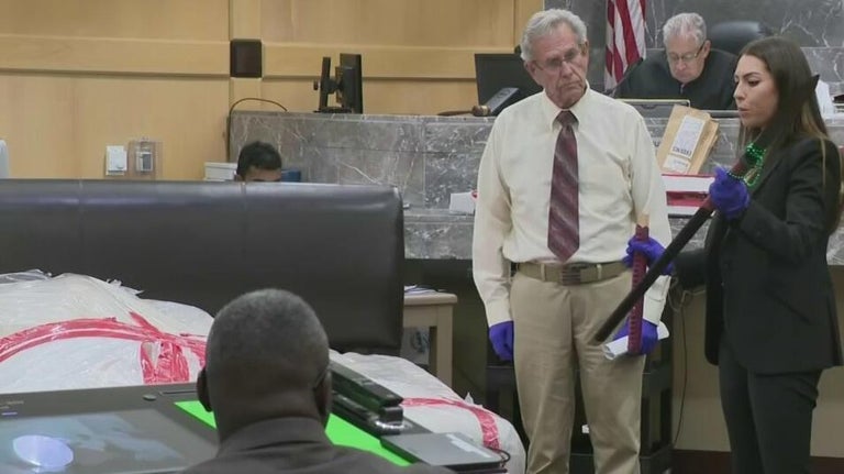 Prosecutors reconstruct crime scene with bed in Broward courtroom ...