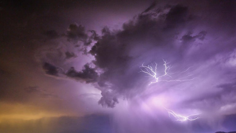 Lightning "megaflash" stretching 515 miles long is recognized as new ...