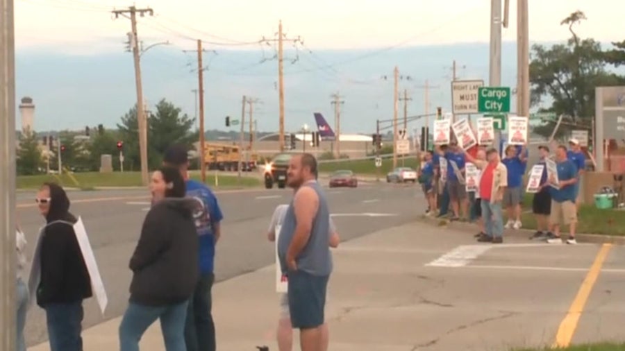 3,200 Boeing workers who build fighter jets are on strike, their union ...