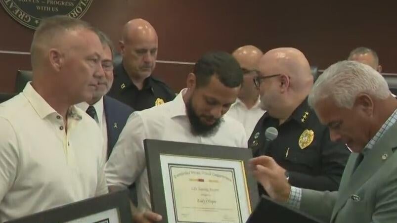 Pembroke Pines honors plane crash heroes, demands safety study for ...