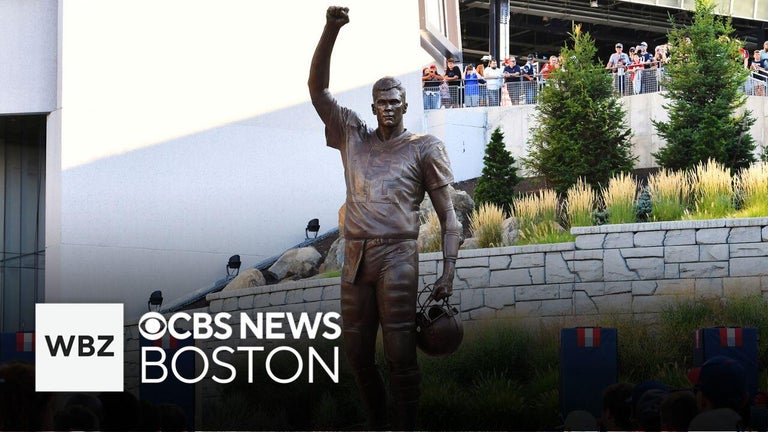Tom Brady statue unveiled by New England Patriots outside Gillette ...