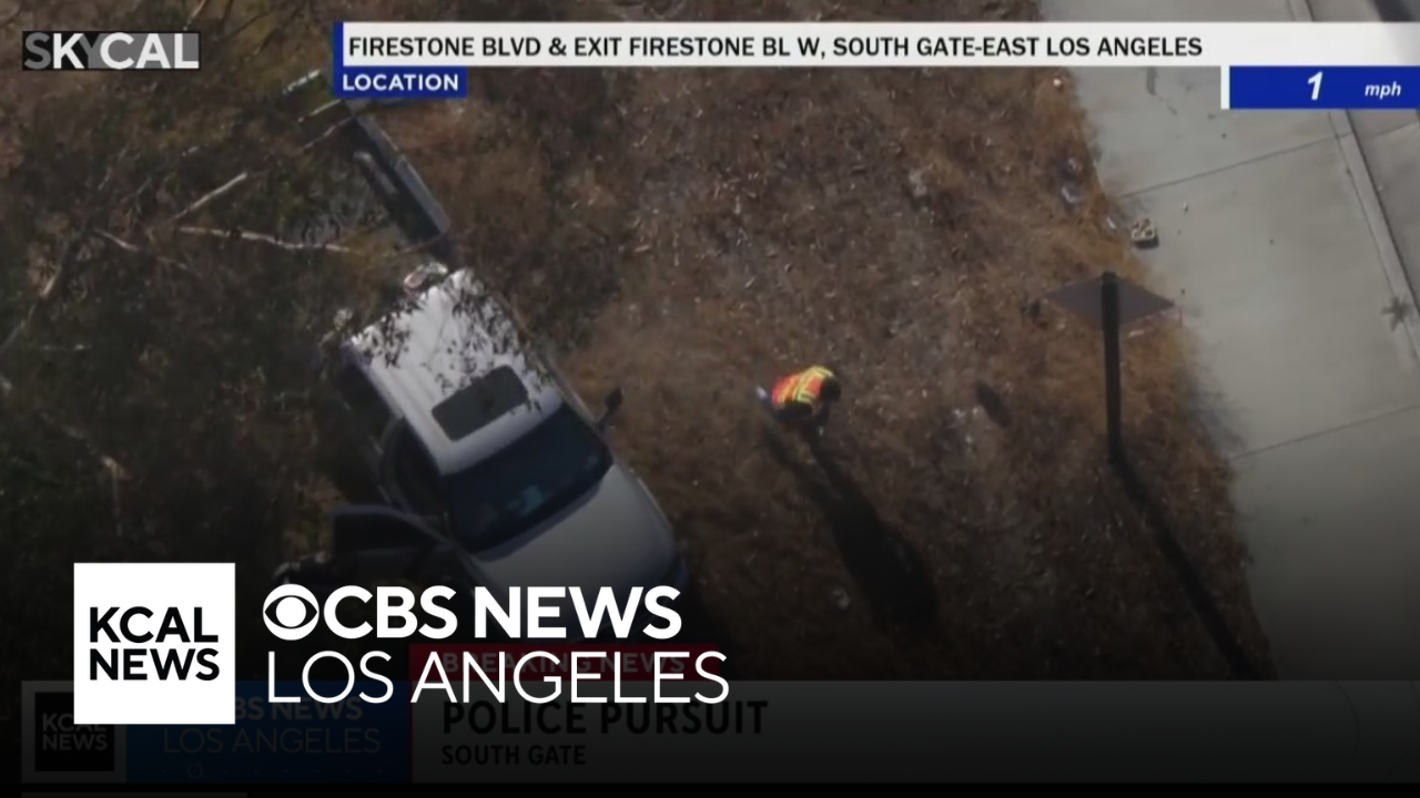 Pair of burglary suspects arrested after swapping cars mid-pursuit near South LA - CBS Los Angeles