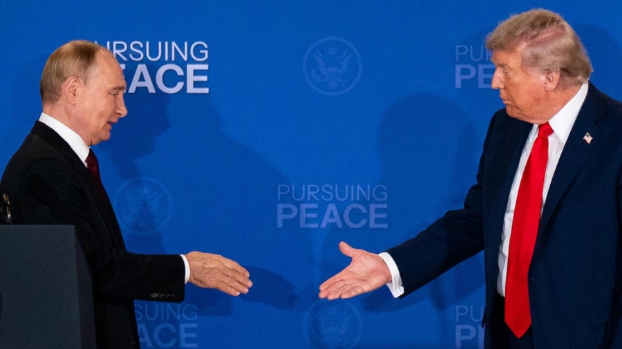 Trump-Putin meeting took place in Alaska today. Watch their news ...