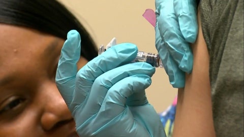 Pediatrics group's COVID-19 vaccine recommendations differ from CDC ...