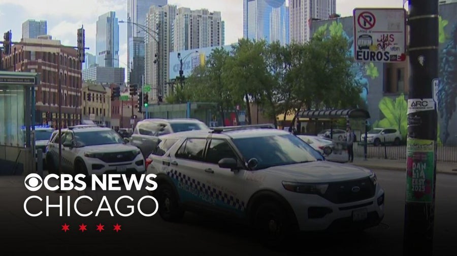 CTA worker attacked, pushed onto tracks in Blue Line subway - CBS Chicago
