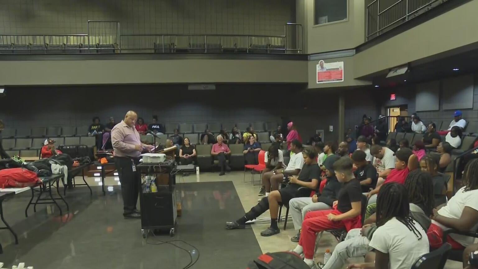 Parents looking for answers after bus crash involving Aliquippa Junior ...