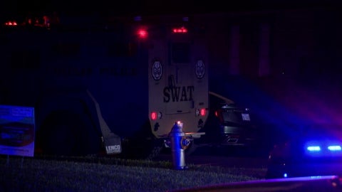 Dallas police fatally shoot man who charged at officers with knife ...