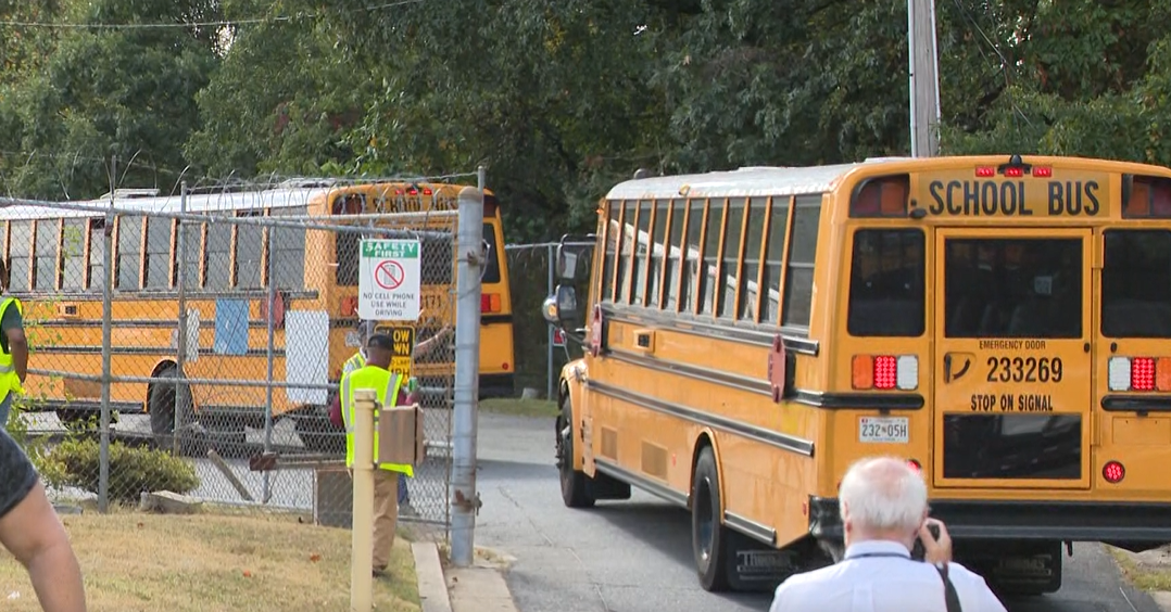 Threat of strike looms as Howard County bus drivers' negotiations with ...