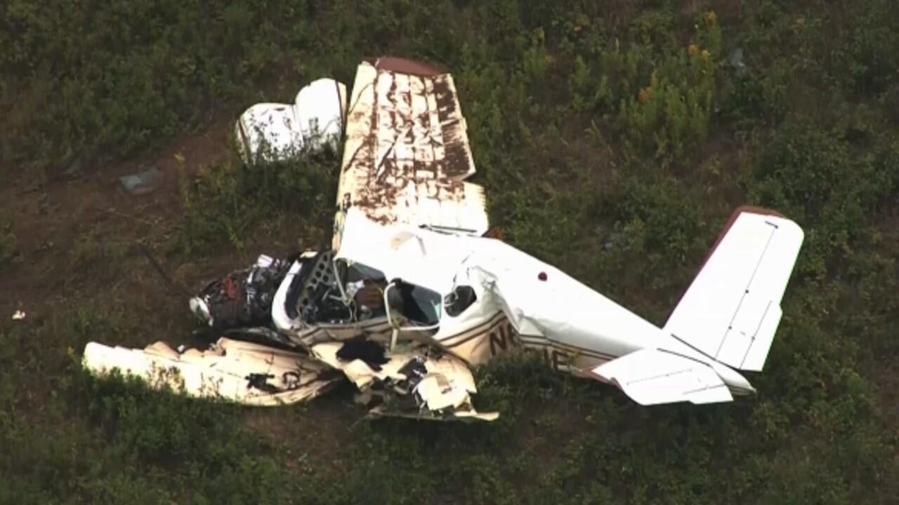 Plane crash near Cambridge Airport leaves pilot dead - CBS Minnesota
