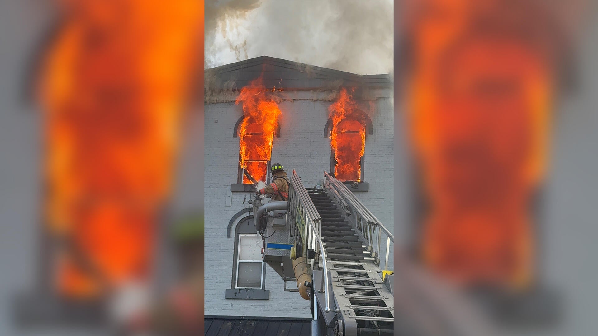 Large fire breaks out above Kittanning, Pennsylvania, business - CBS ...