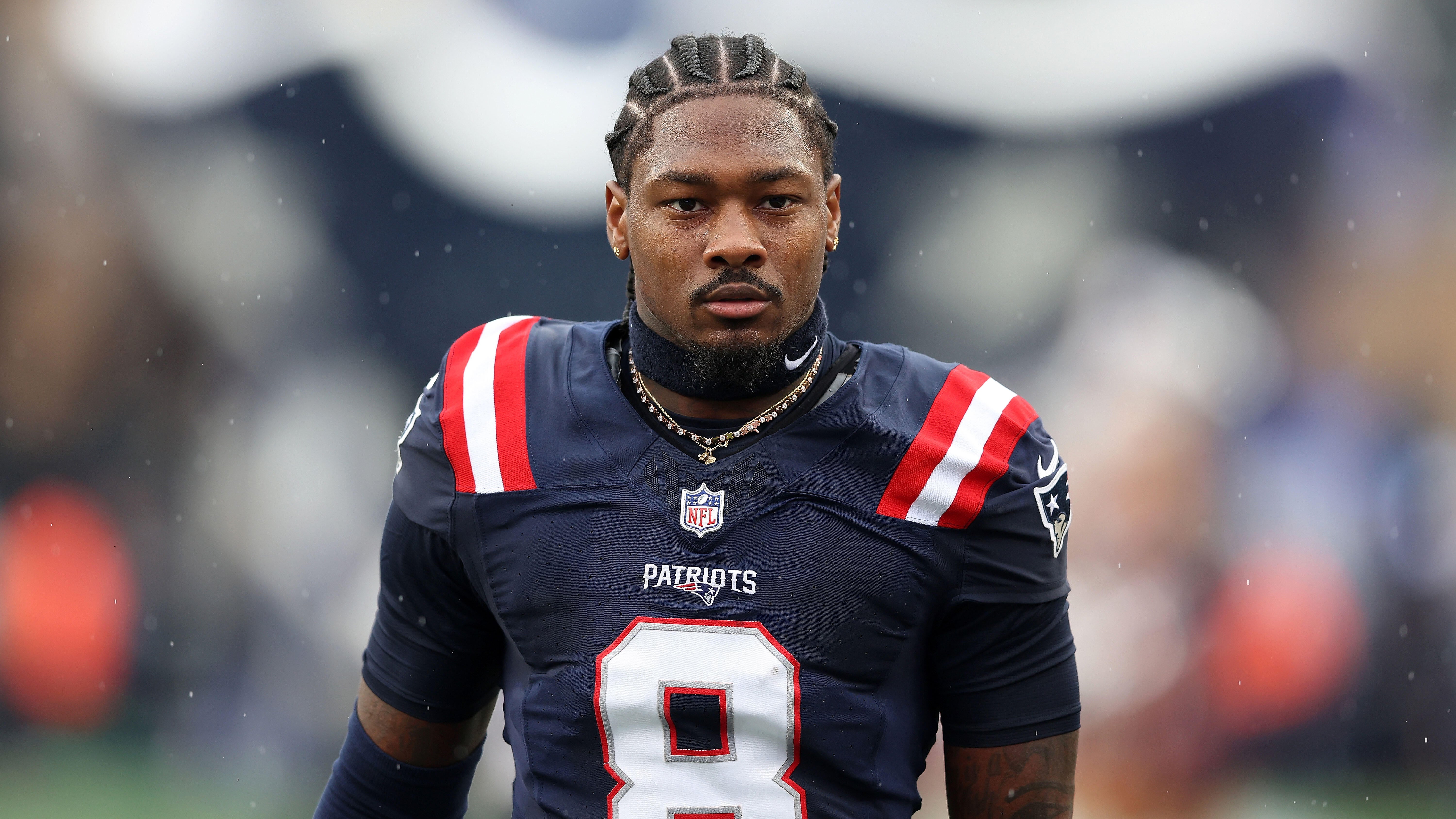 Patriots' Stefon Diggs details how he's building his relationship with Drake Maye - CBS Boston