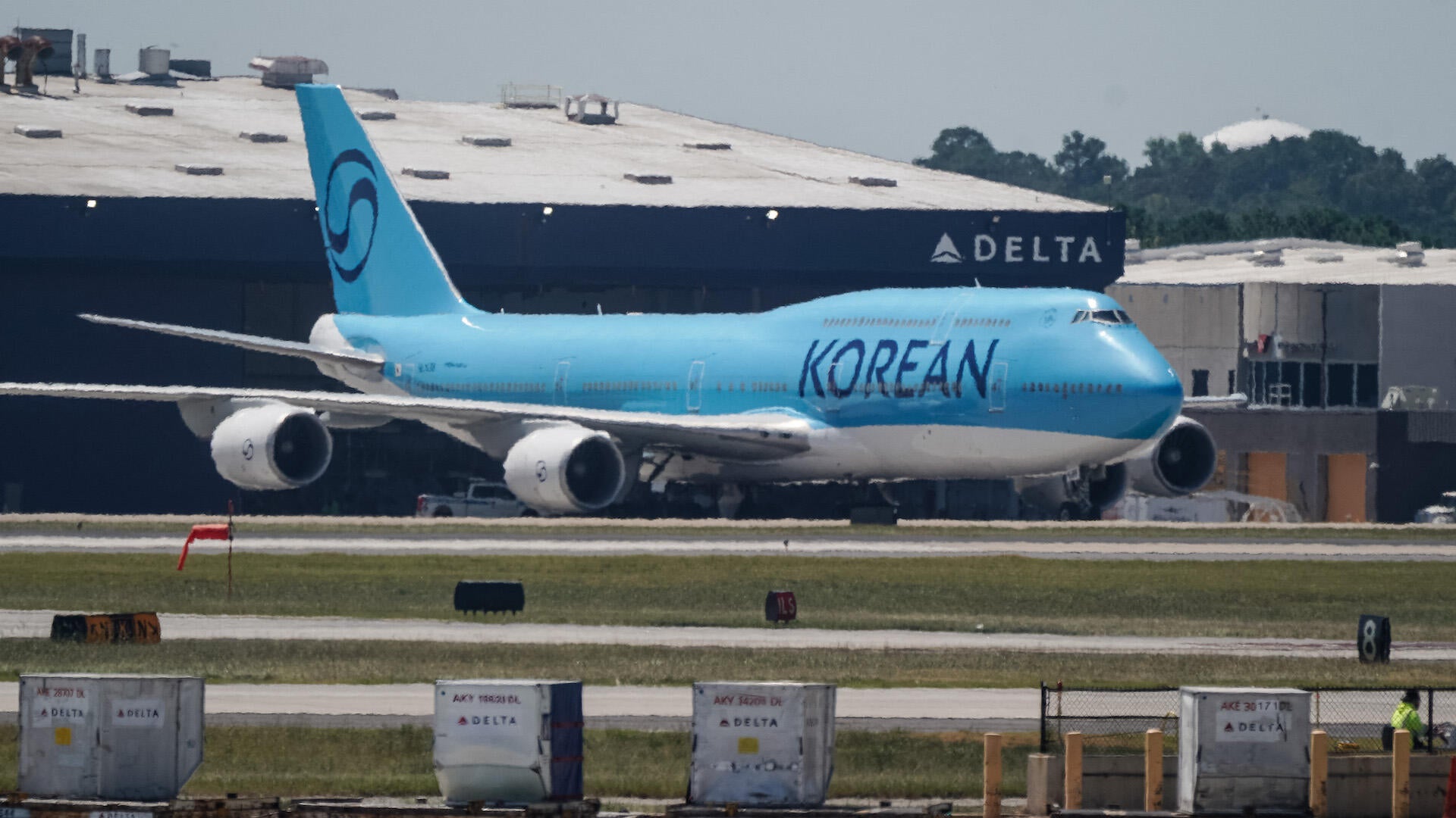 More than 300 Koreans detained by ICE at Georgia Hyundai plant heading ...