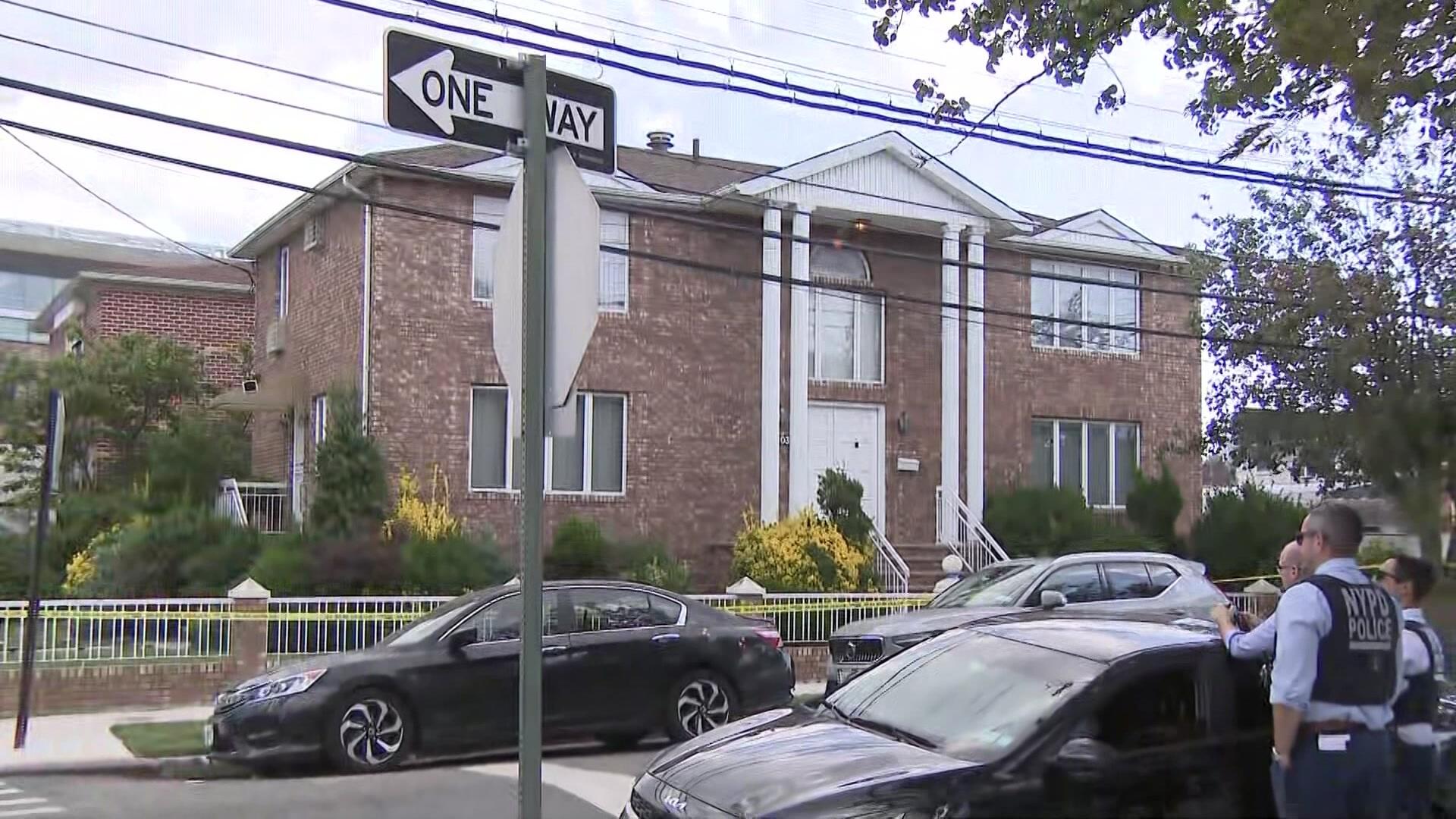 Son accused of stabbing father to death inside Howard Beach home - CBS New York
