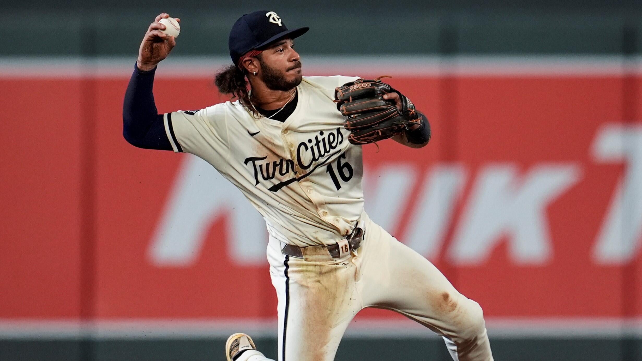 Yankees survive another bullpen meltdown, beat Twins 10-9 after nearly ...