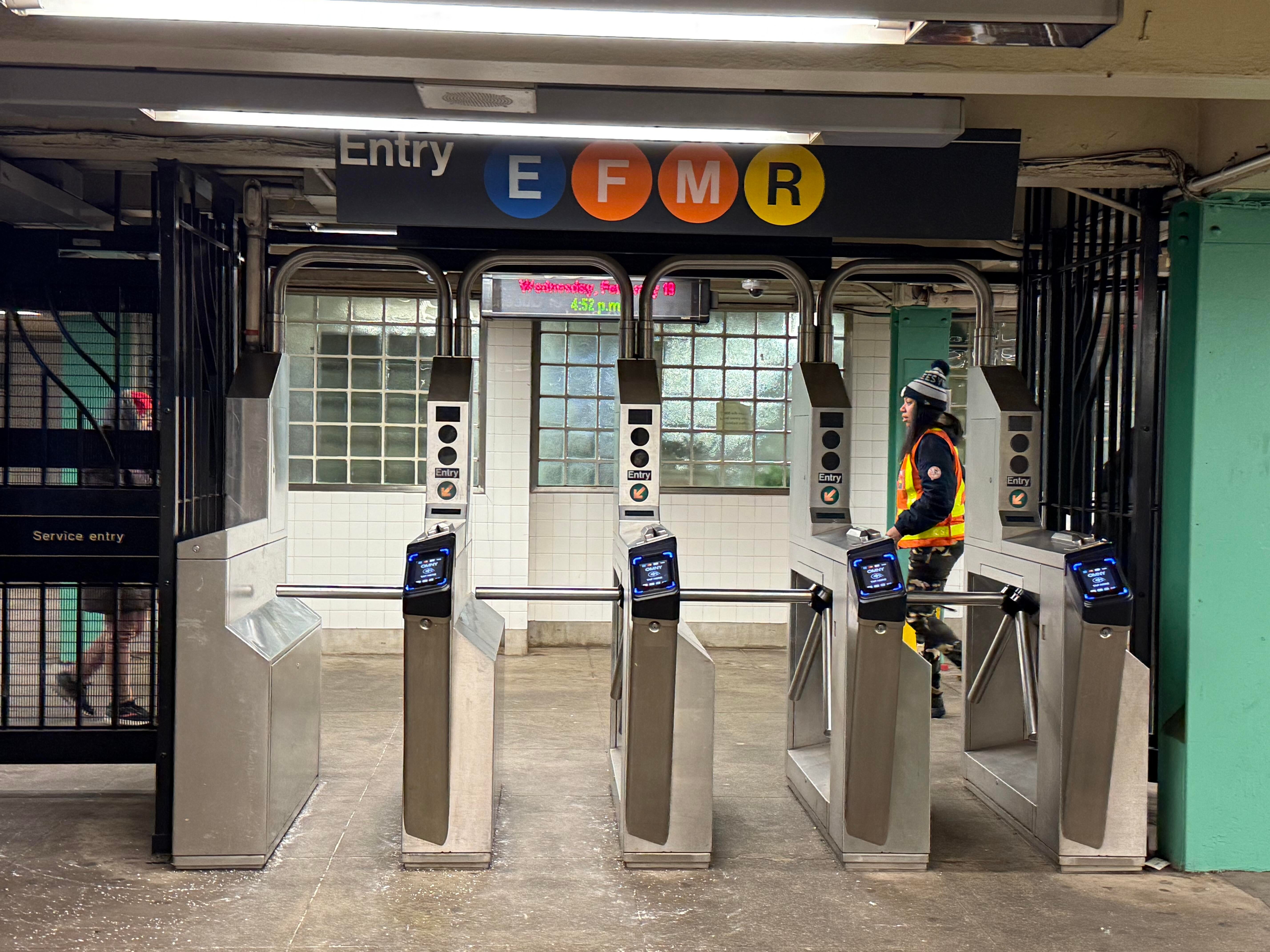 F, M subway lines are swapping East River tunnels starting in December ...