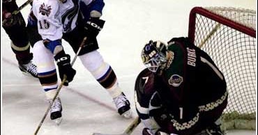 Capitals Quiet Coyotes In OT - CBS News