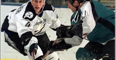 Sharks Tear Into Lightning - CBS News