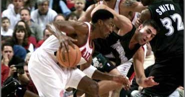 Blazers Edge Timberwolves - CBS News