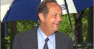 Bradley Goes For Gore - CBS News