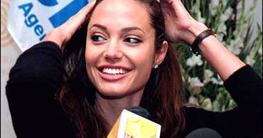 Jolie: I Never Slept With Pitt - CBS News