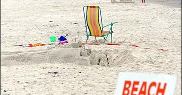 E. Coli May Prompt Beach Closures - CBS News