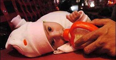 Iraqi Baby Arrives For Treatment - CBS News