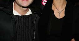 Blues Sign MacInnis For $15 Million - CBS News