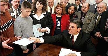 Angels' Watson Four-hits Royals - CBS News