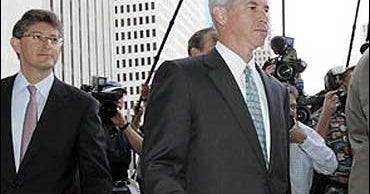 Inman Wins The Bell - CBS News