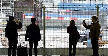 WTC Steel Beams to Be Installed for 9/11 Museum - CBS News