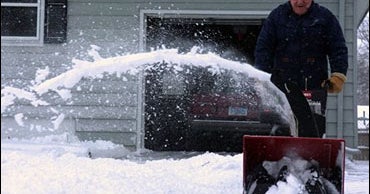 Two Dead In Winter's Last Gasp - CBS News