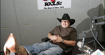 Digital Radio Opens New Doors - CBS News