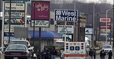 Strip Club Shootout Leaves 3 Dead - CBS News