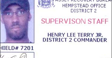 Fake Cop Becomes Real Prisoner - CBS News