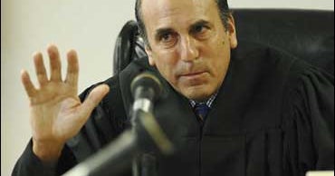 Inside Judge's Chambers In Smith Battle - CBS News