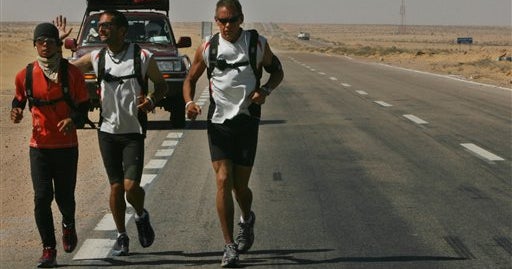 3 Endure 4,000-Mile Run Across Sahara - CBS News